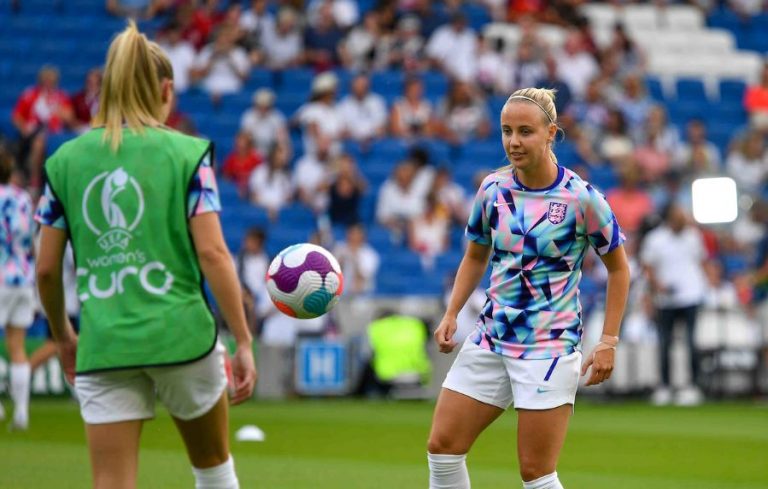 Beth Mead wins BBC Women's Footballer of the Year award - SheKicks