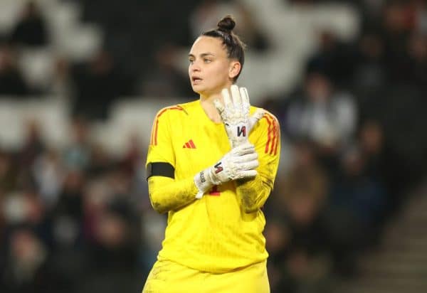 Chelsea Women sign Belgian goalkeeper Nicky Evrard - SheKicks