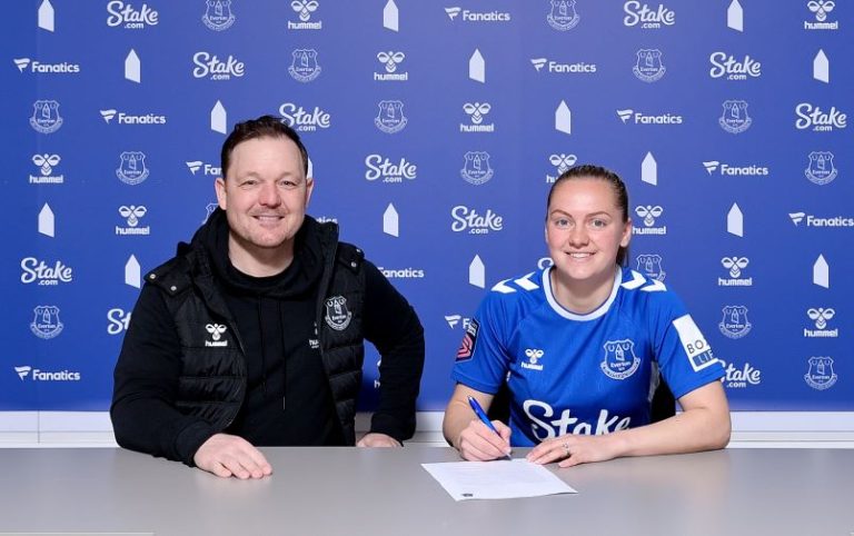 Lucy Hope signs new contract with Everton Women - SheKicks