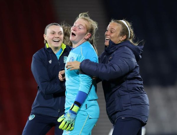 Courtney Brosnan named FAI Women's Player of the Year - SheKicks