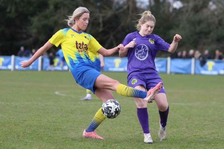 Manorcroft United complete league title-winning first season - SheKicks