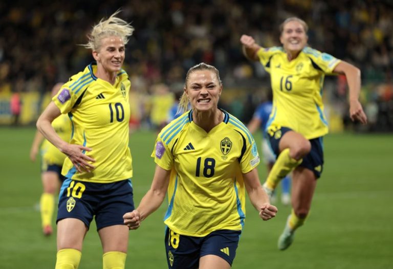 Fridolina Rolfo could make "very cool" Manchester United debut