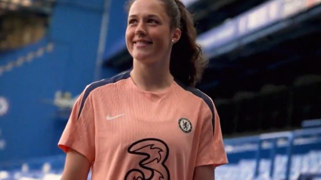 Chelsea sign Swiss international goalkeeper Livia Peng