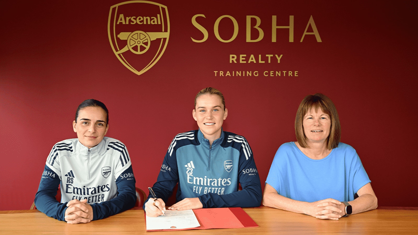 Alessia Russo signs new long-term Arsenal contract - SheKicks