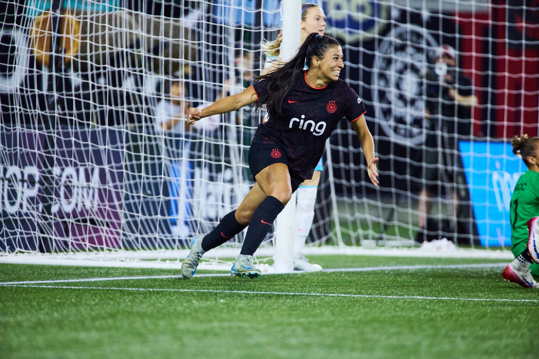 Reyna Reyes signs contract extension with Portland Thorns