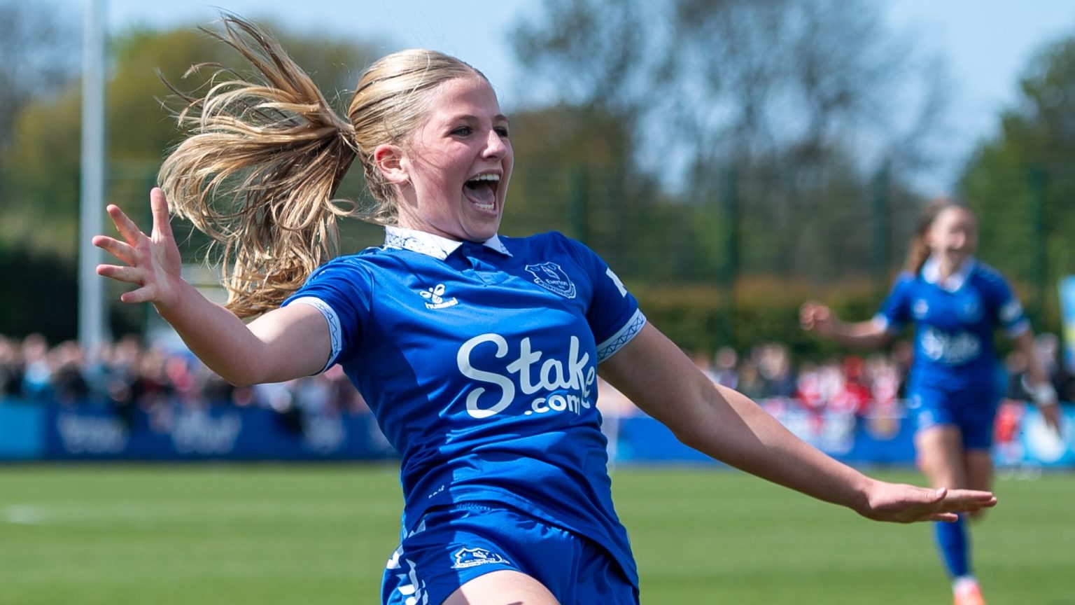 WSL record holder Issy Hobson signs first contract with Everton