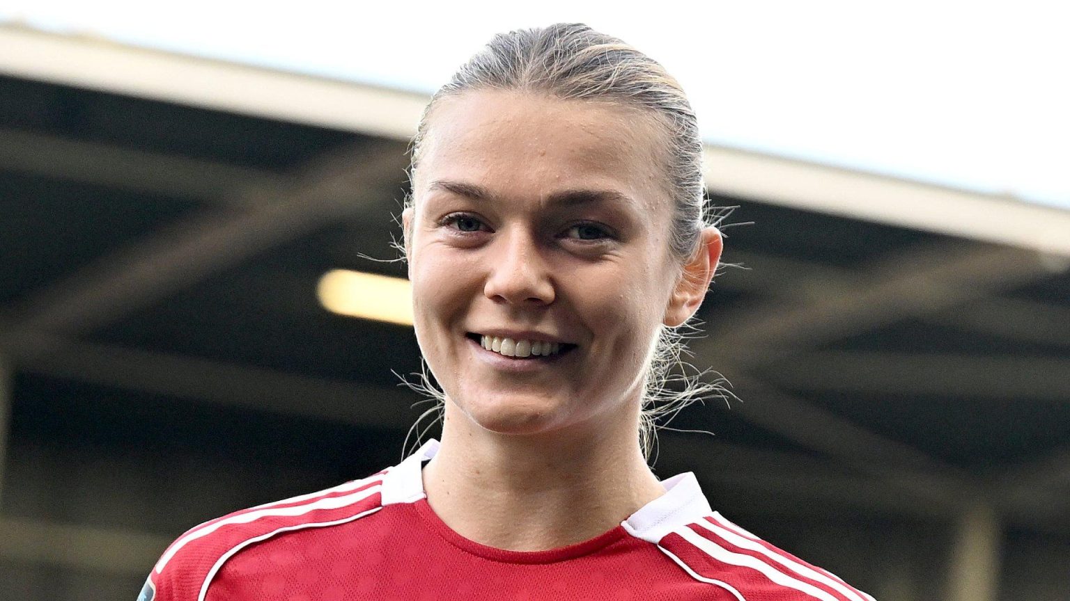 Gareth Taylor praises Beata Olsson as Liverpool star eyes WSL record